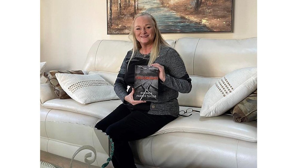Noblesville author Rhonda Parker Taylor becomes bestseller
