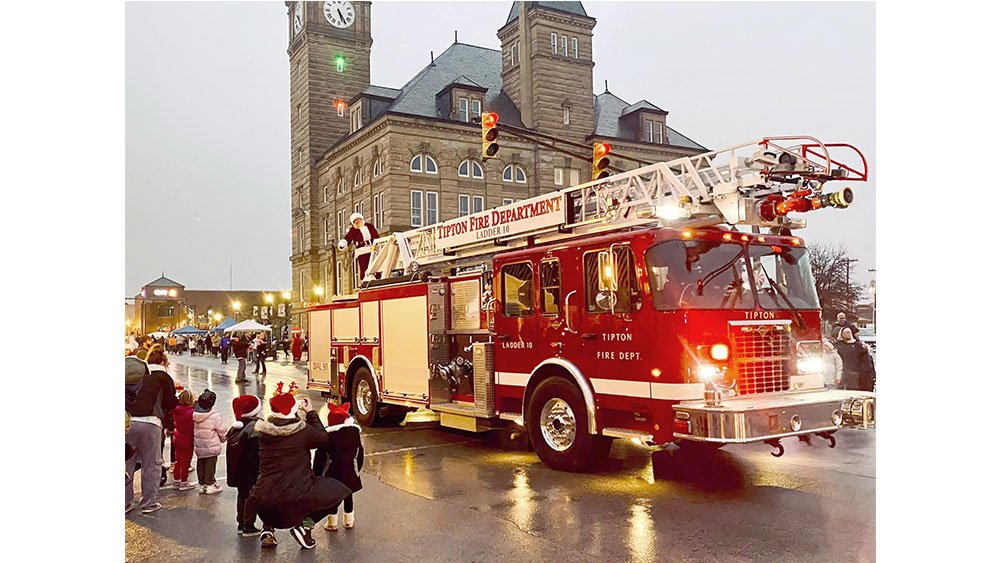 Tipton Main Street Association celebrates 10 years of holiday magic ...